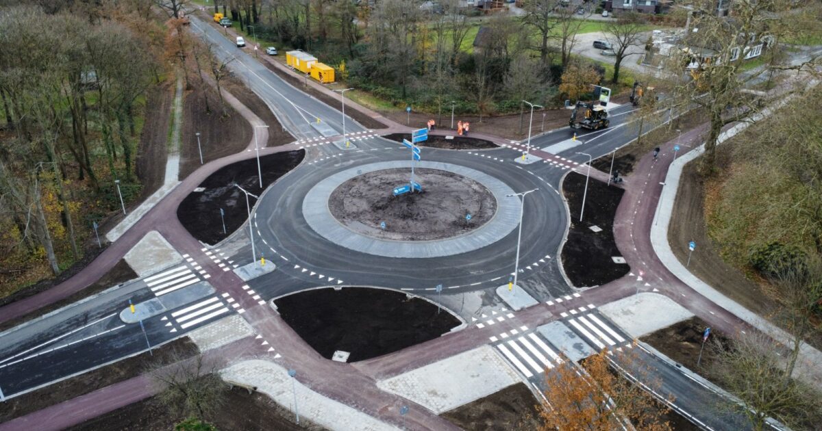 Dostal | Herinrichting Rotonde Zwolseweg / Roland Holstlaan / N337